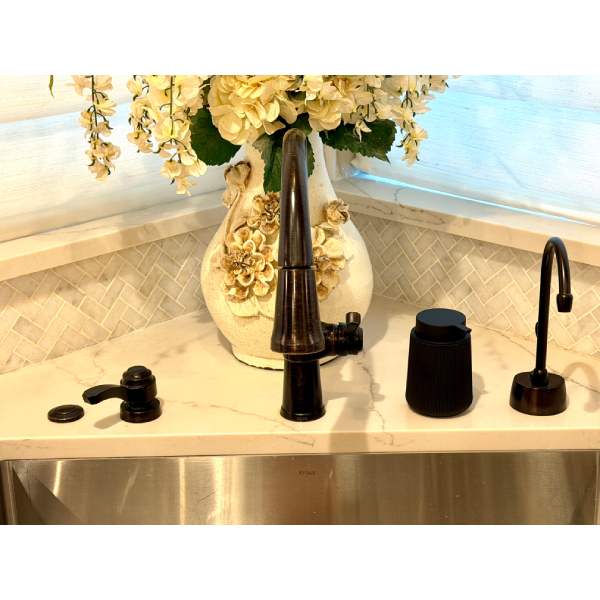 Hand Soap Pump Sanitizing Dispenser With 4K UHD Wifi Camera